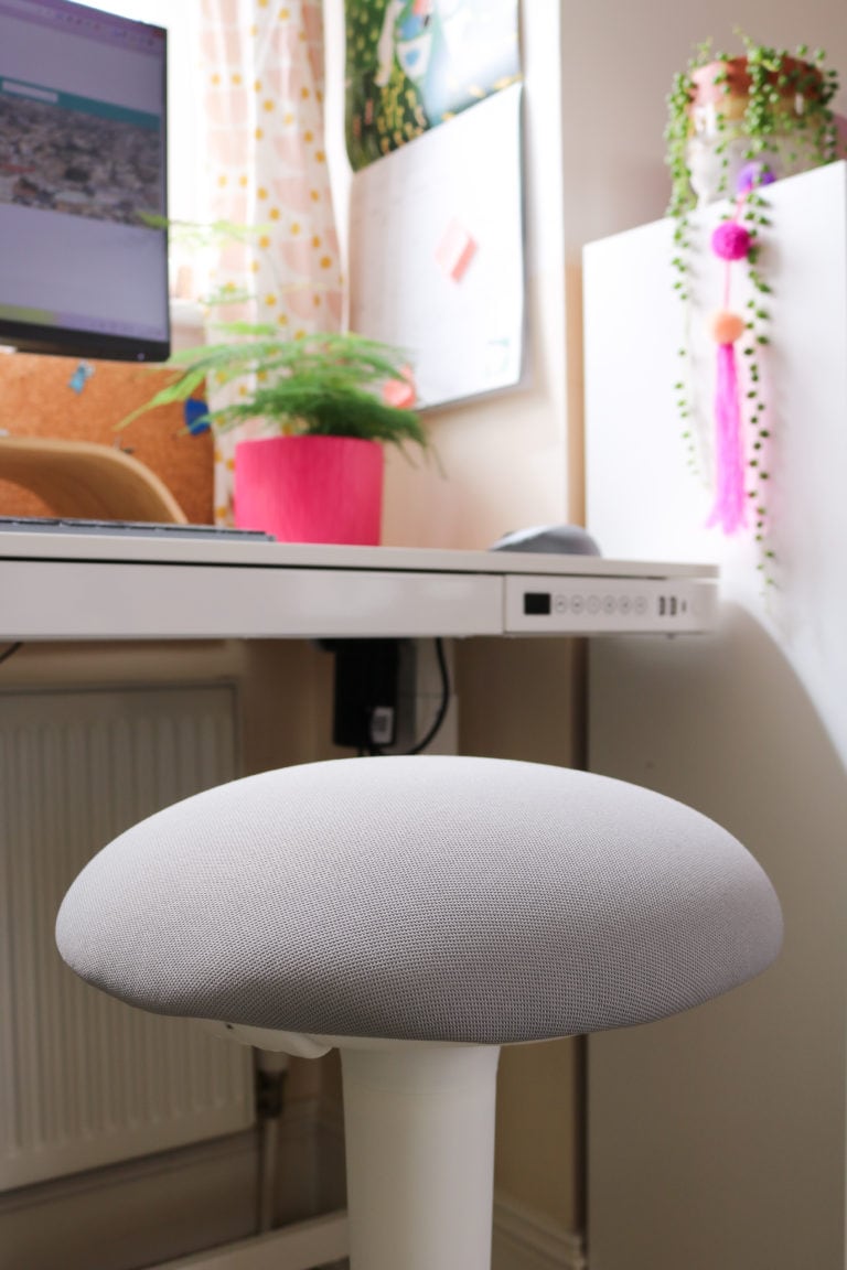 FlexiSpot Review: Comhar EW8 Standing Desk & Wobble Stool