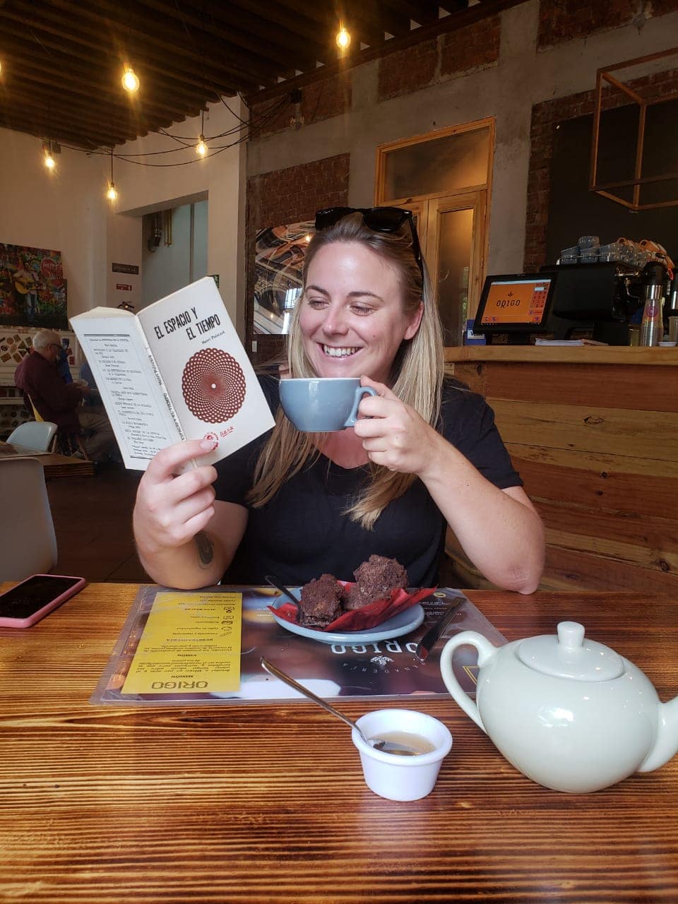 11 Simple Tips For Dining Alone When You Travel Solo